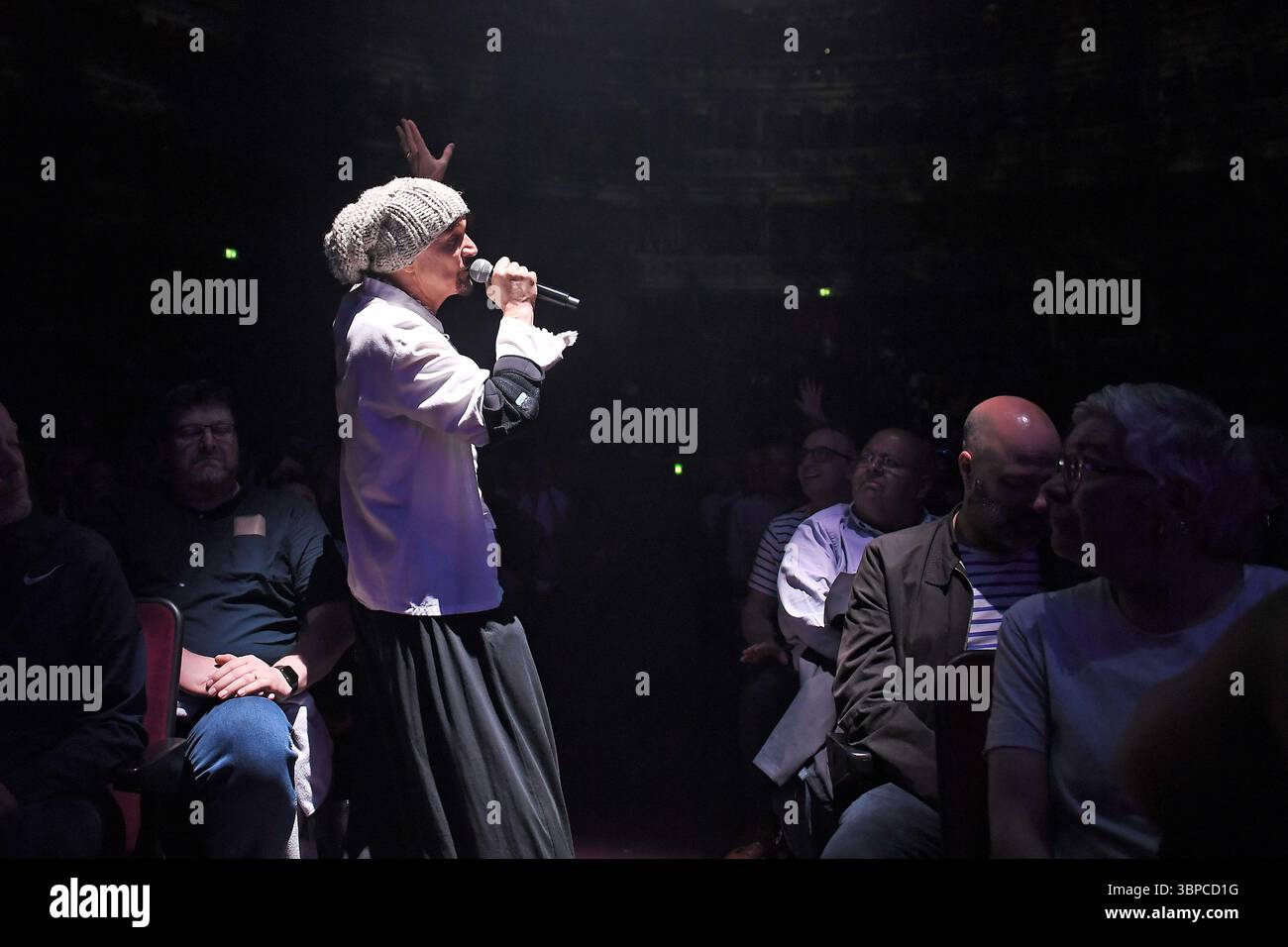 LONDON, ENGLAND - MAY 17: Tim Booth of ‘James’ performing at Royal ...