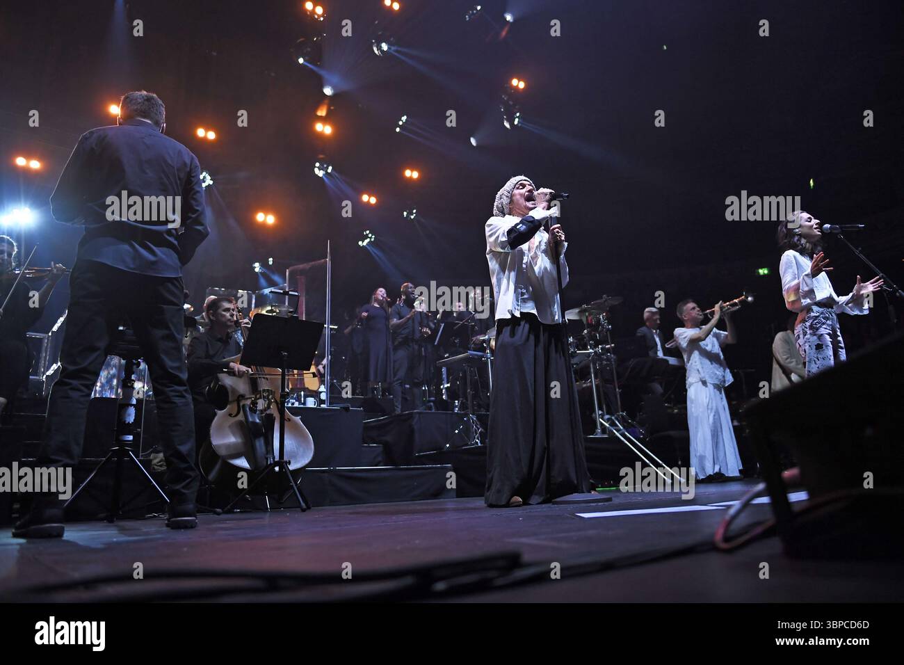 LONDON, ENGLAND - MAY 17: Tim Booth of ‘James’ performing at Royal ...