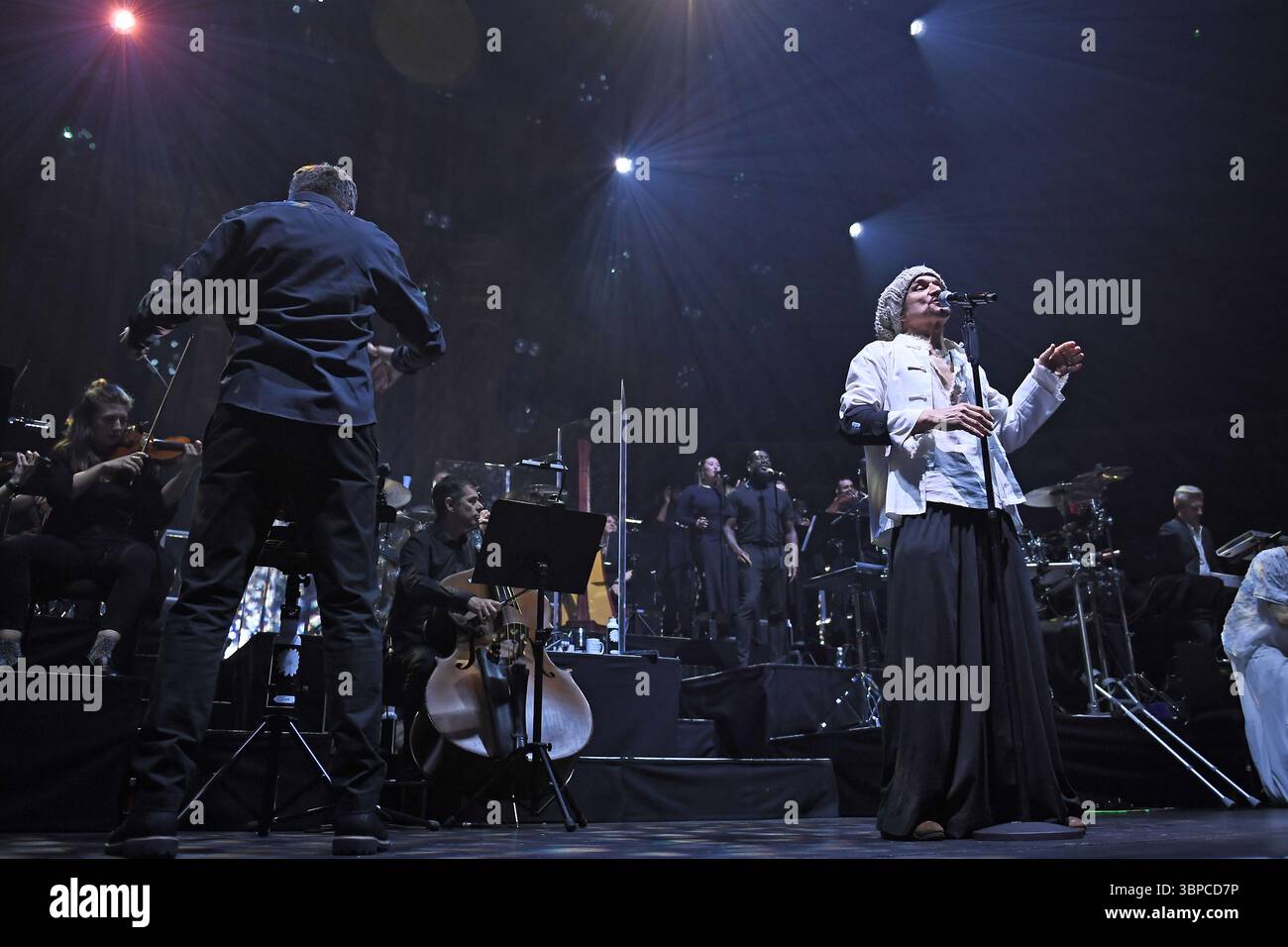 LONDON, ENGLAND - MAY 17: Tim Booth of ‘James’ performing at Royal ...