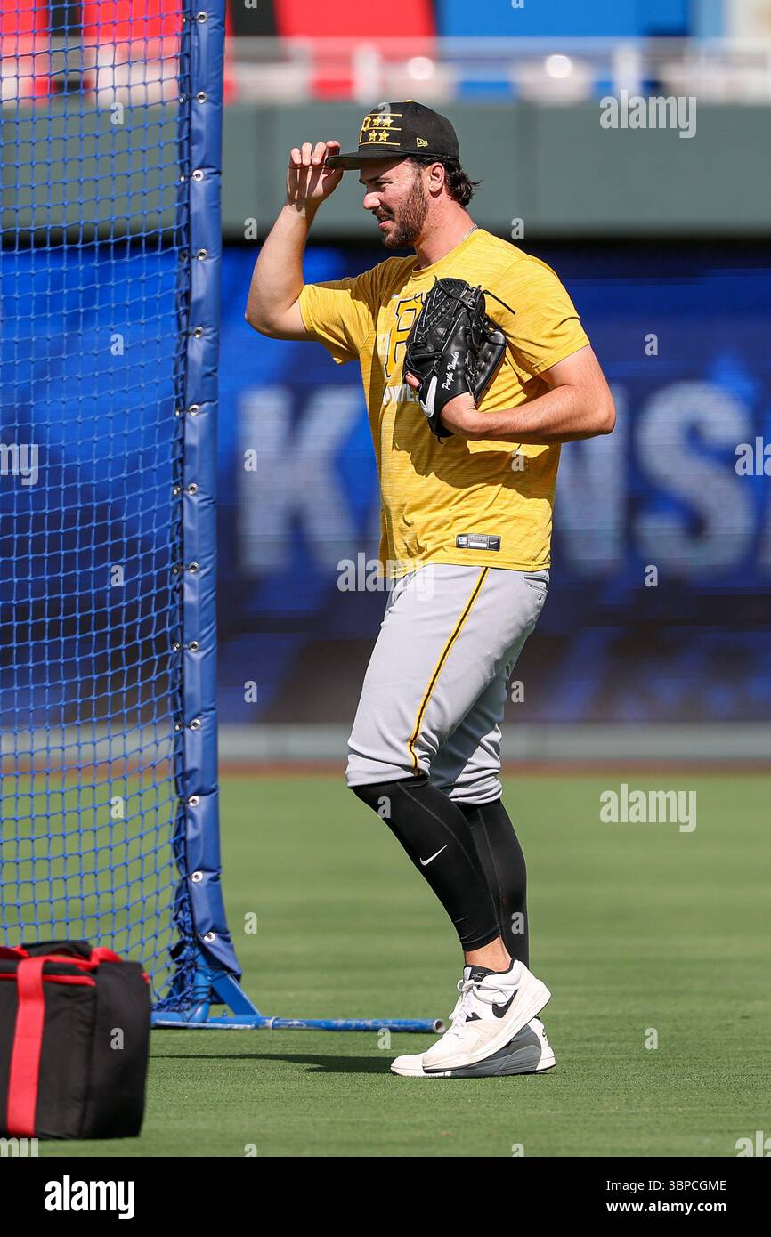Kansas City, MO, USA. 7th July, 2025. Pittsburgh Pirates pitcher Paul ...