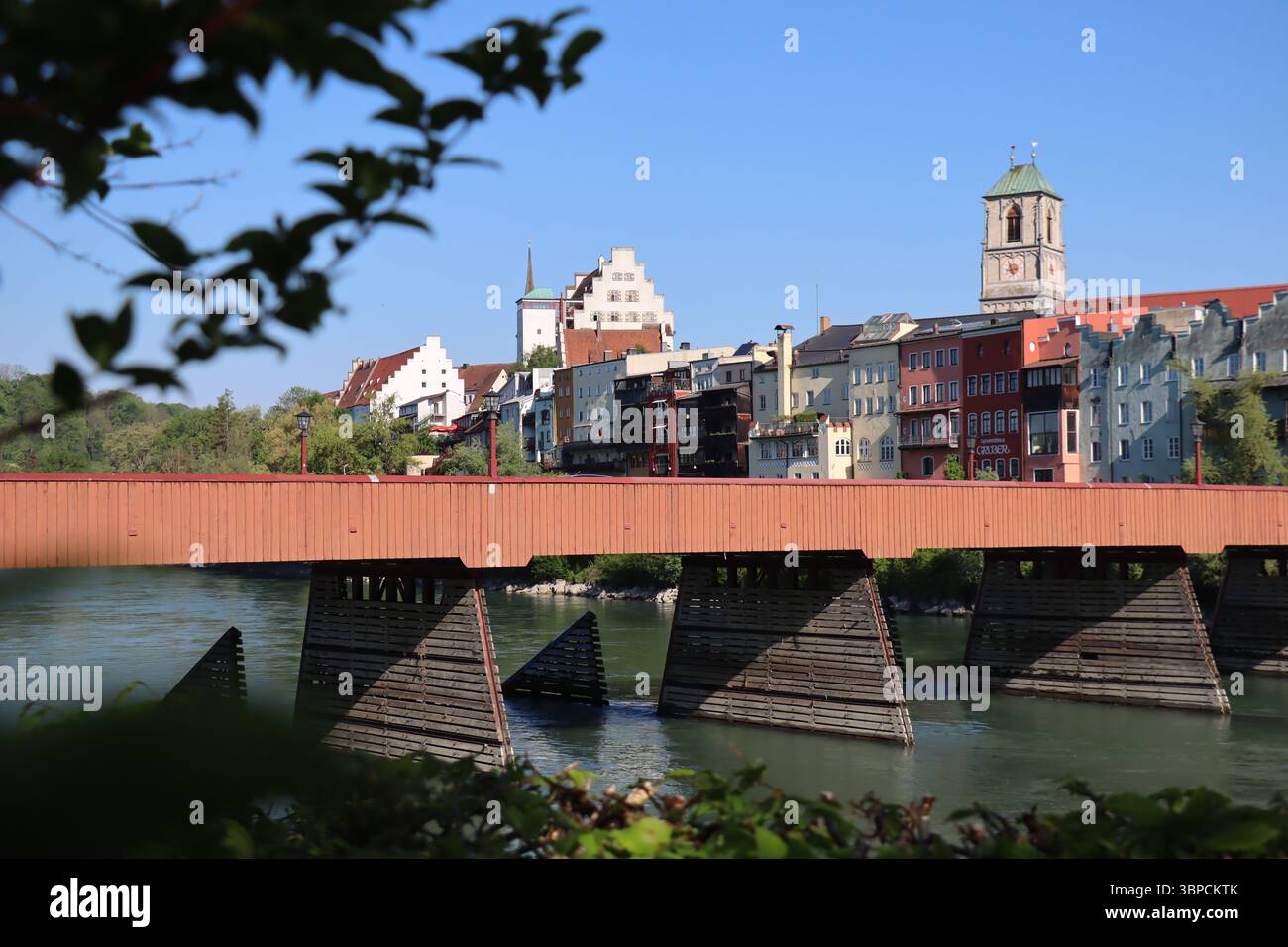 WASSERBURG AM INN, GERMANY - MAY 2, 2025: Scenic view of the historic ...