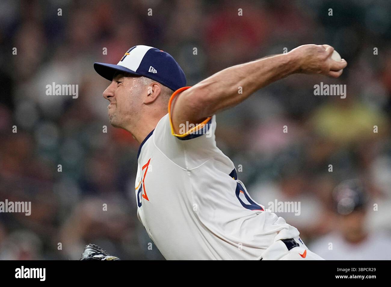 Houston Astros starting pitcher Colton Gordon throws against the ...