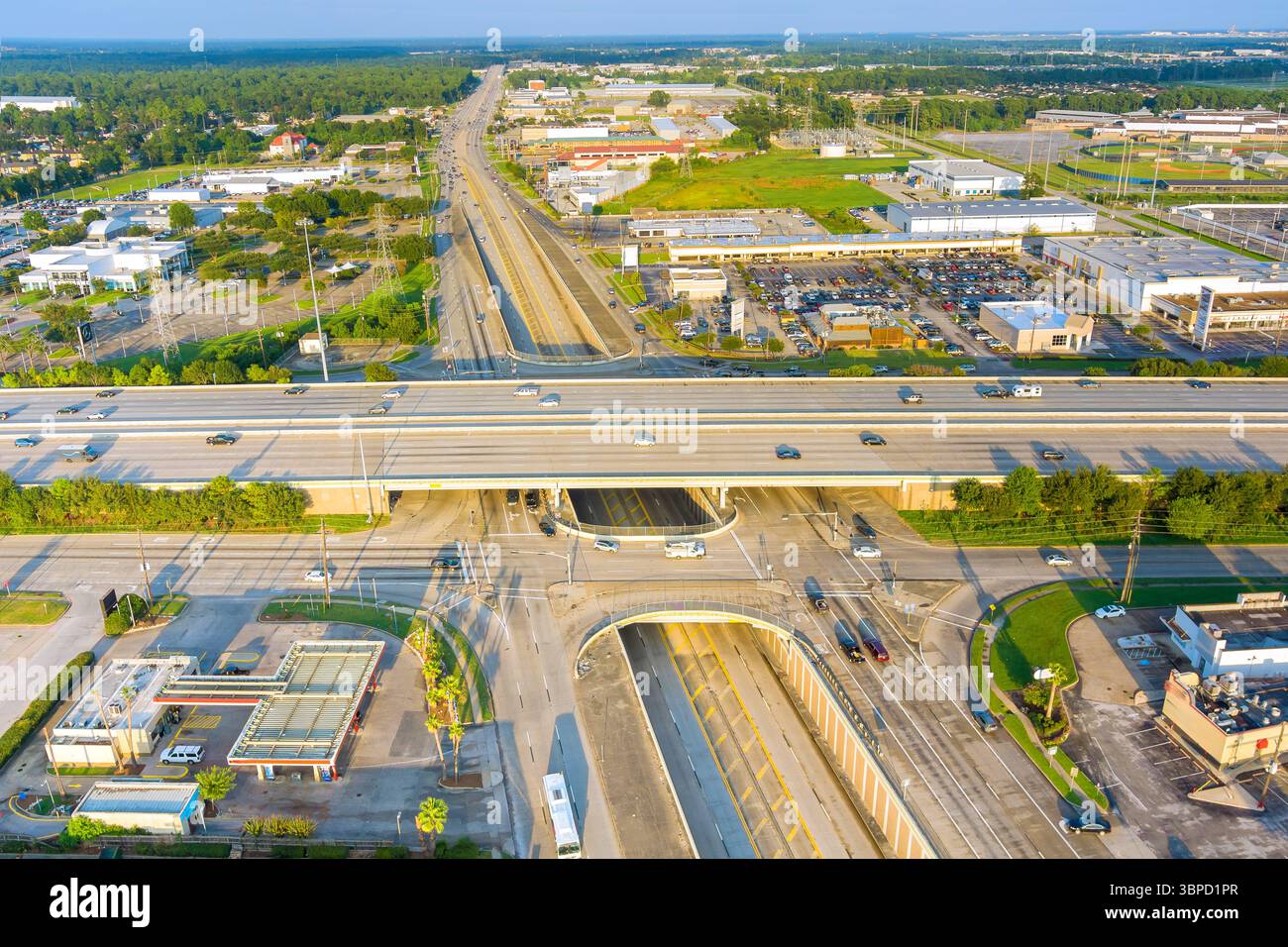 Highway interchange multiple overpasses hi-res stock photography and ...
