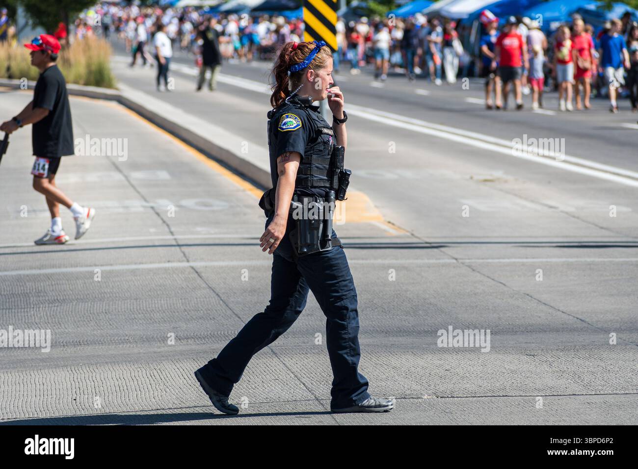 Law enforcement personnel walks hi-res stock photography and images - Alamy