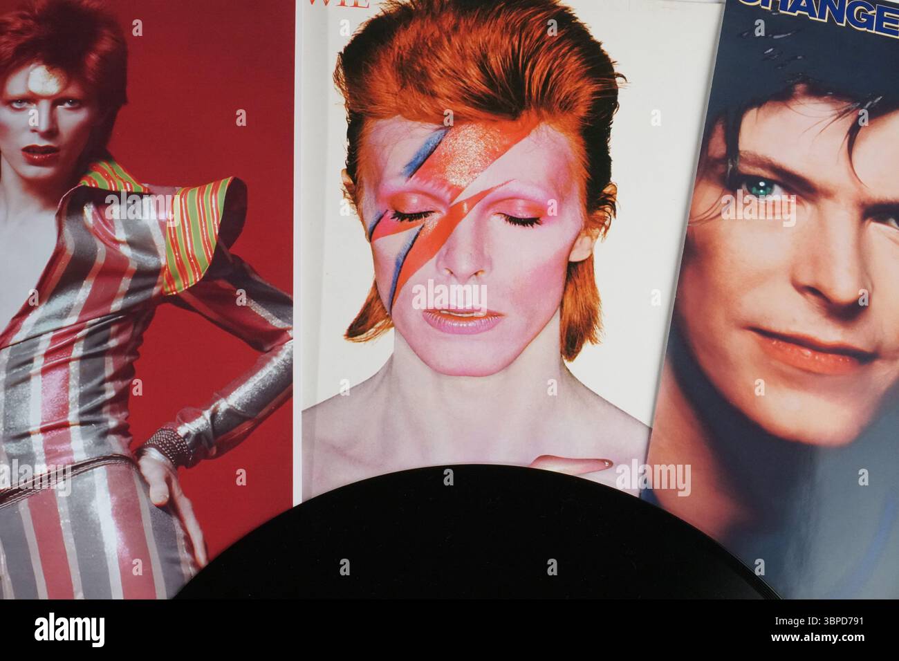 David Bowie Aladdin Sane LP Cover - Music Exhibition Stock Photo - Alamy