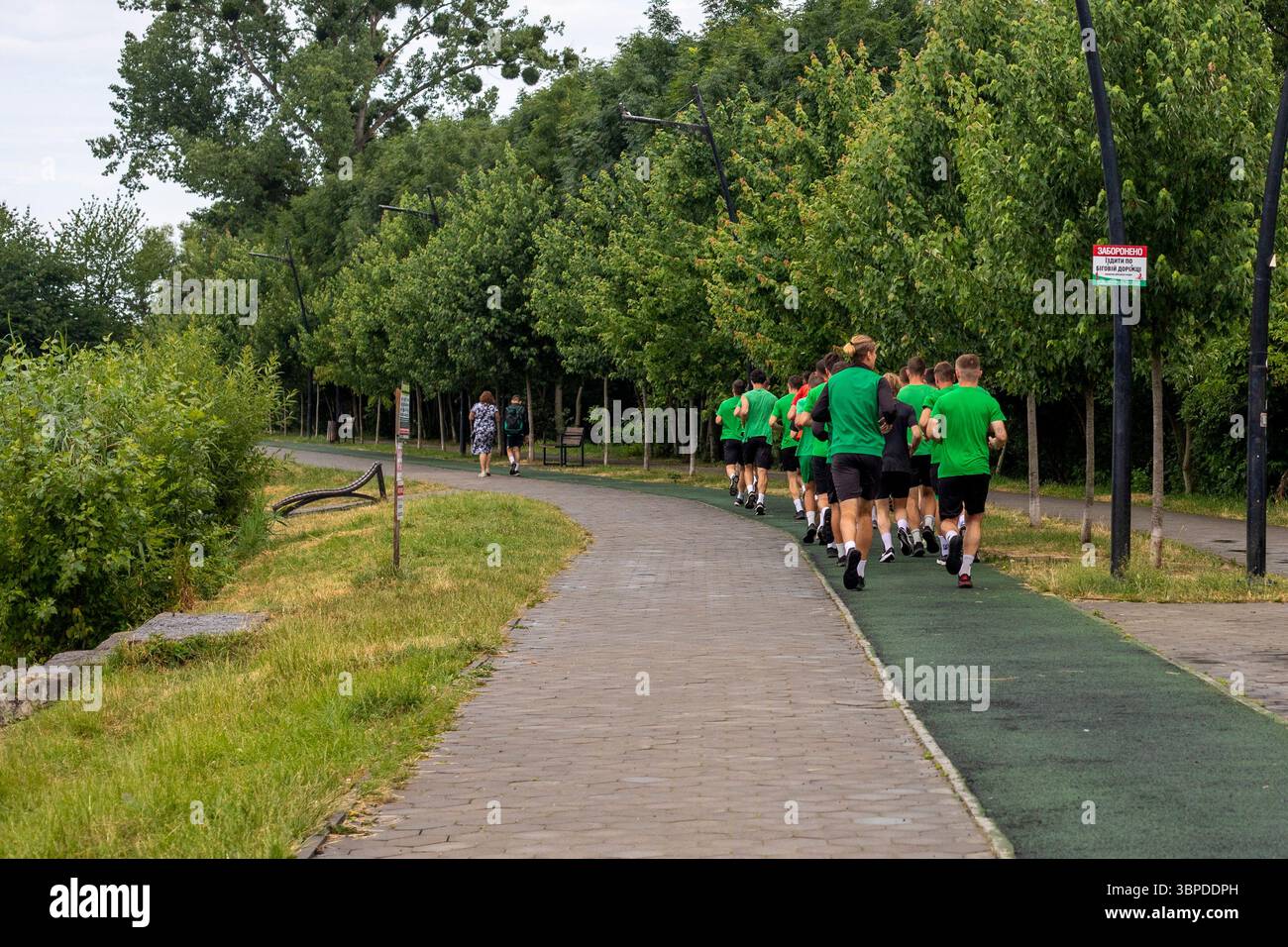 In sync football hi-res stock photography and images - Alamy