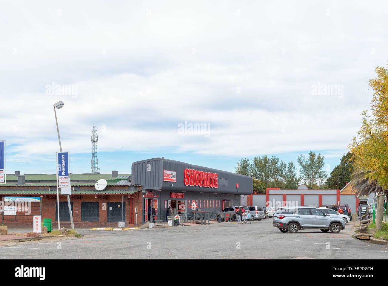 Shoprite supermarket south africa hi-res stock photography and images ...