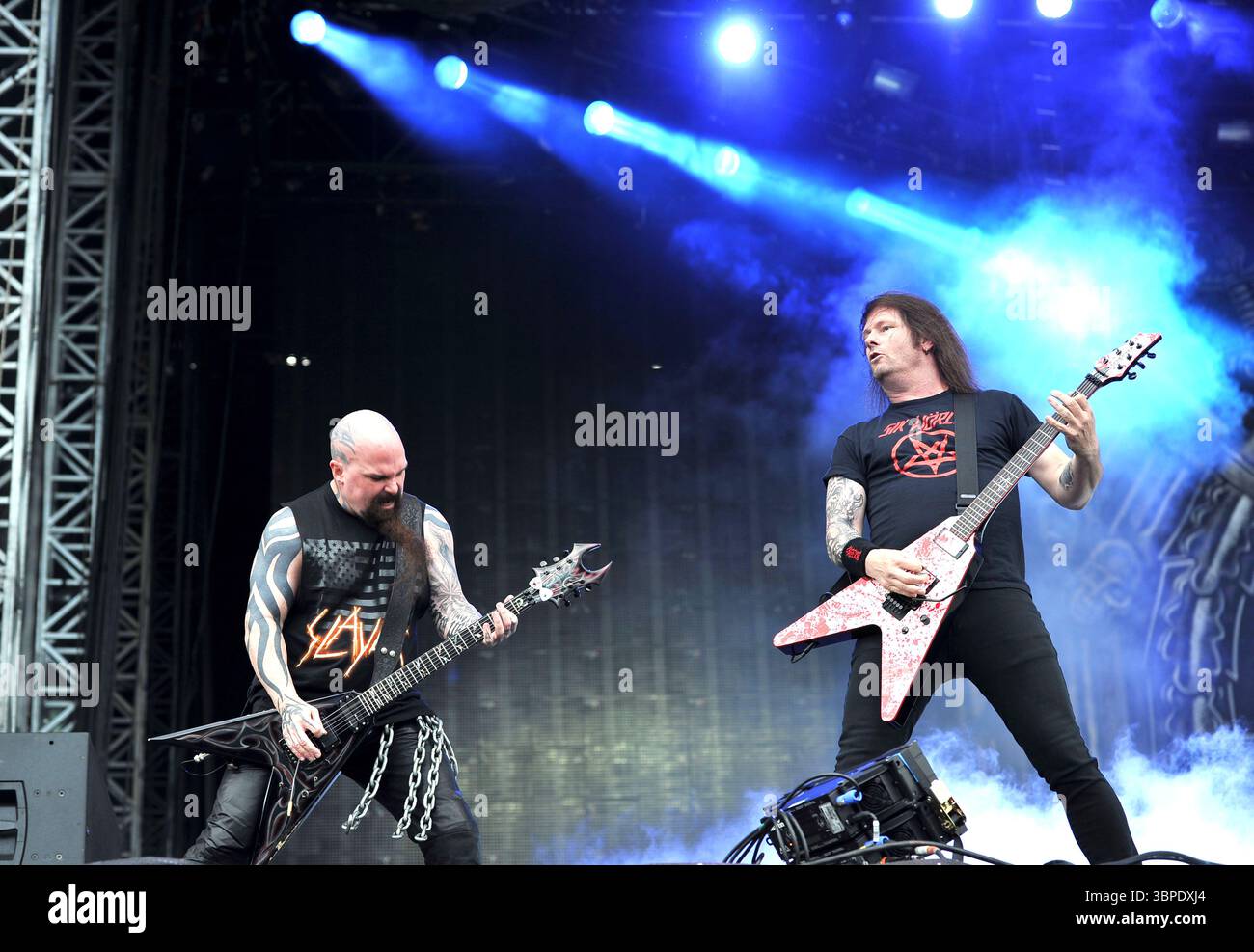 Kerry King of Slayer and Gary Holt perform during the first day of ...