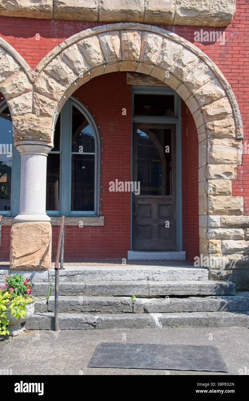 Entry architecture hi-res stock photography and images - Alamy