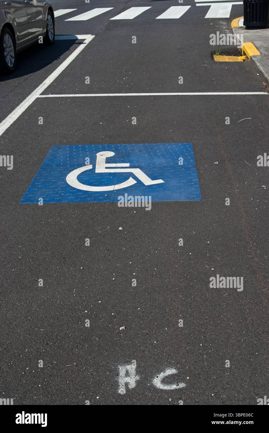 Parking spot stripe on car hi-res stock photography and images - Alamy