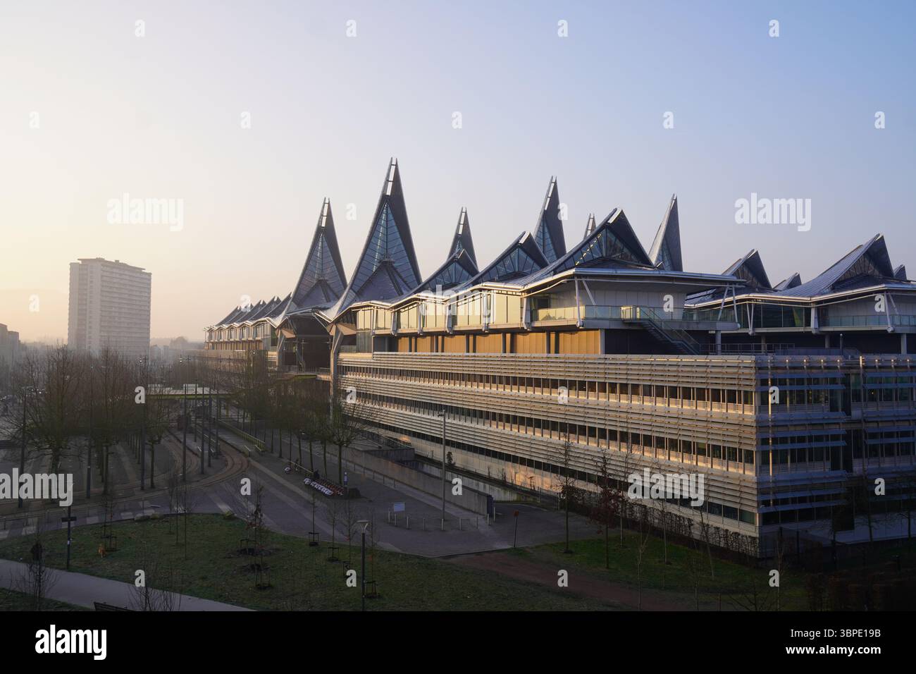 Palace of Justice and Tower, Modern Antwerpen, Belgium Stock Photo - Alamy