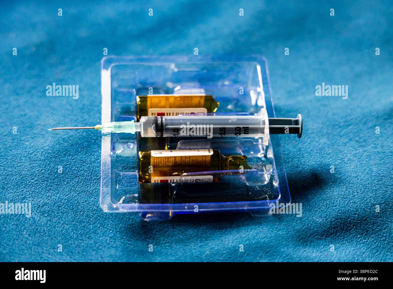 Used injection empty medicine vial hi-res stock photography and images ...