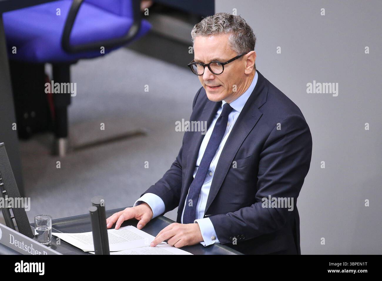 Berlin, Deutschland, 08.07.2025: Deutscher Bundestag: 16 ...