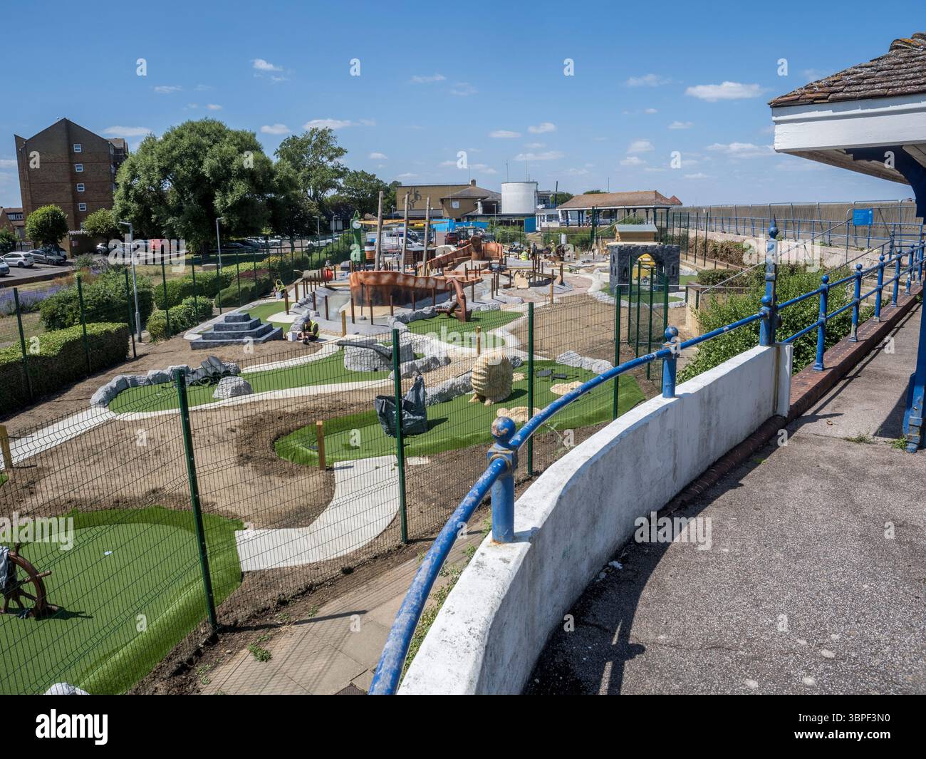 18 hole kent golf course hi-res stock photography and images - Alamy