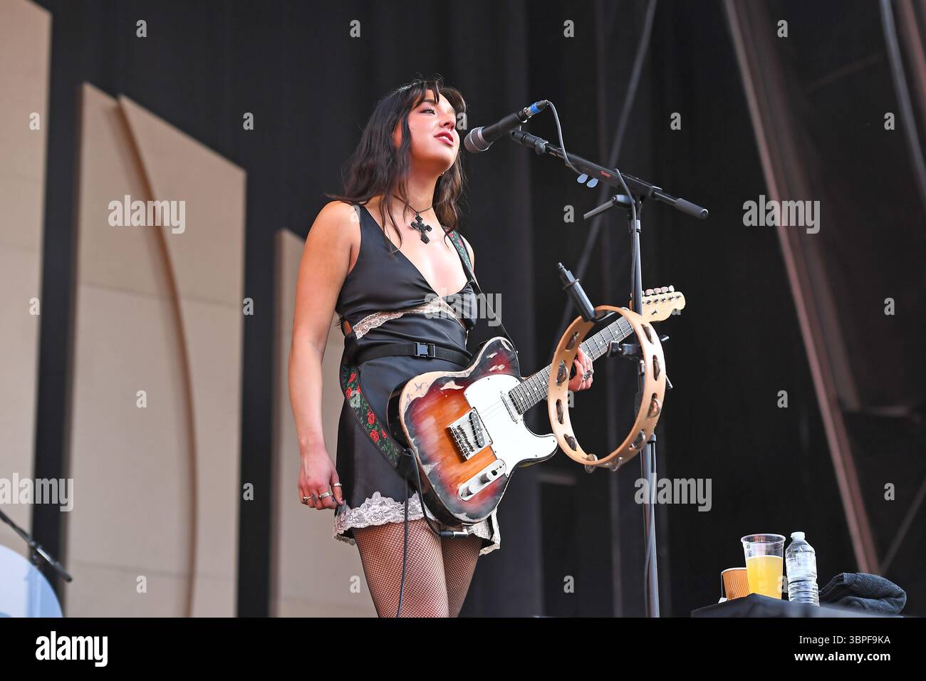 LONDON, ENGLAND - JUNE 16: Lia Metcalfe of ‘The Mysterines’ performing ...