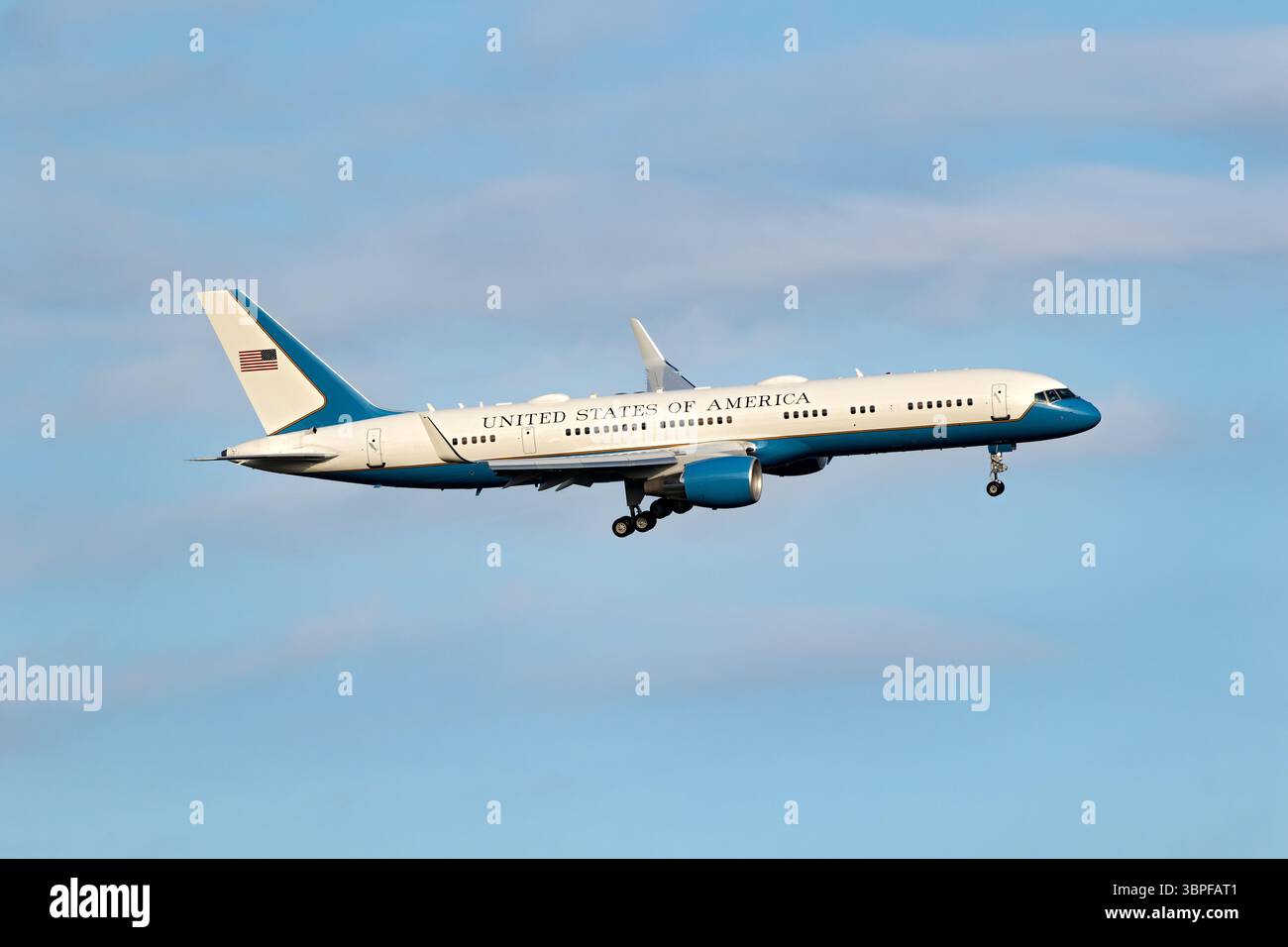 US Air Force Boeing C-32A executive transport plane from 1st Airlift ...