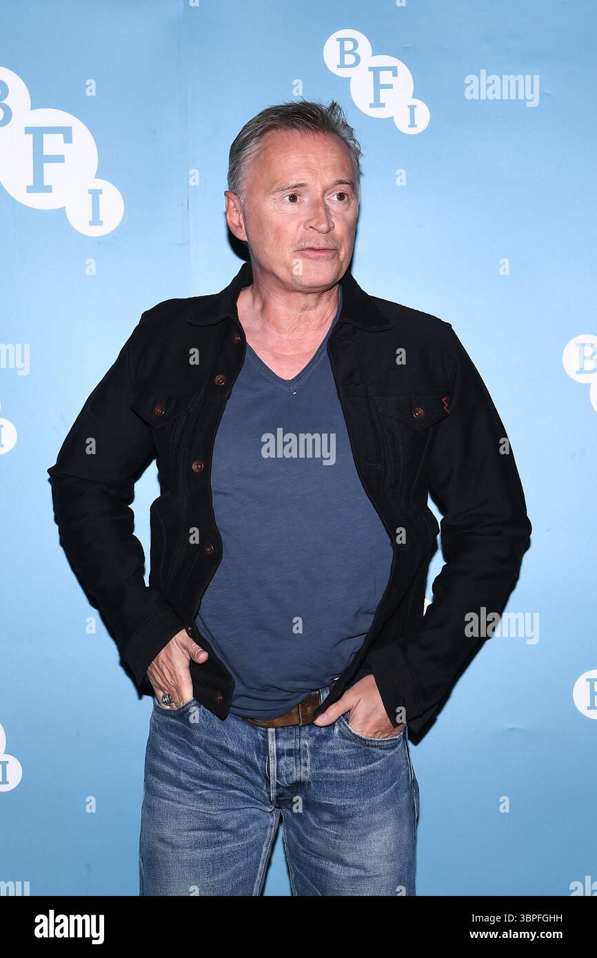 LONDON, ENGLAND - JUNE 06: Robert Carlyle attending ‘The Full Monty ...