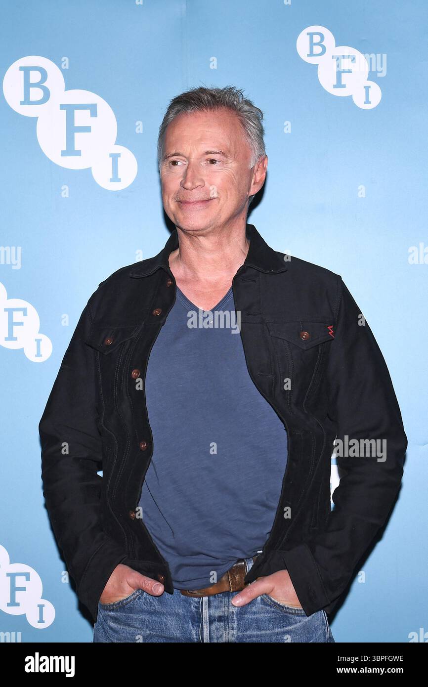 LONDON, ENGLAND - JUNE 06: Robert Carlyle attending ‘The Full Monty ...