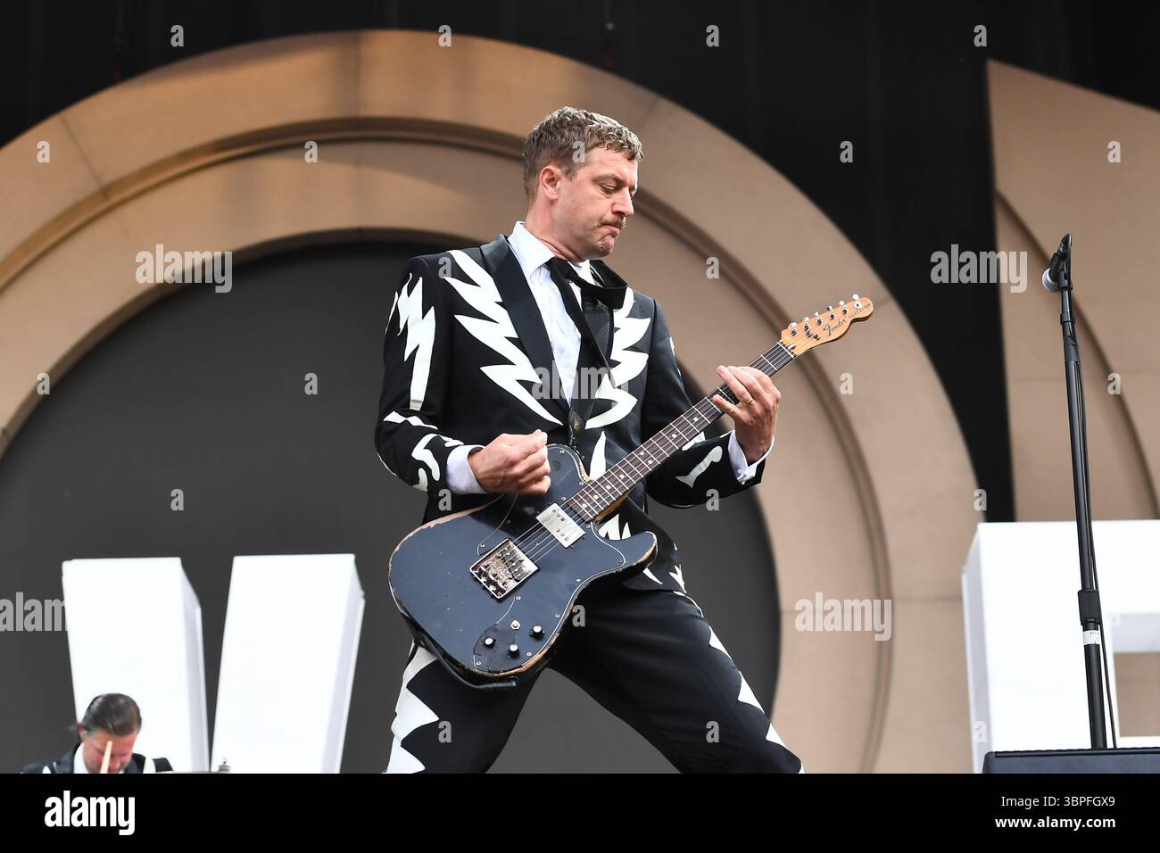 LONDON, ENGLAND - JUNE 16: Nicholaus Arson of ‘The Hives’ performing at ...