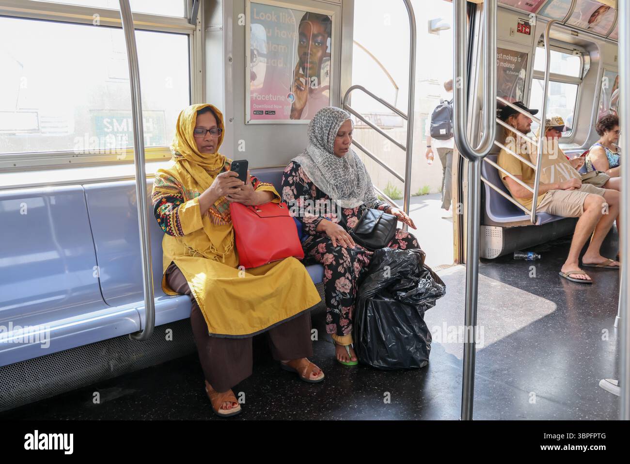 F Train, New York City Stock Photo - Alamy