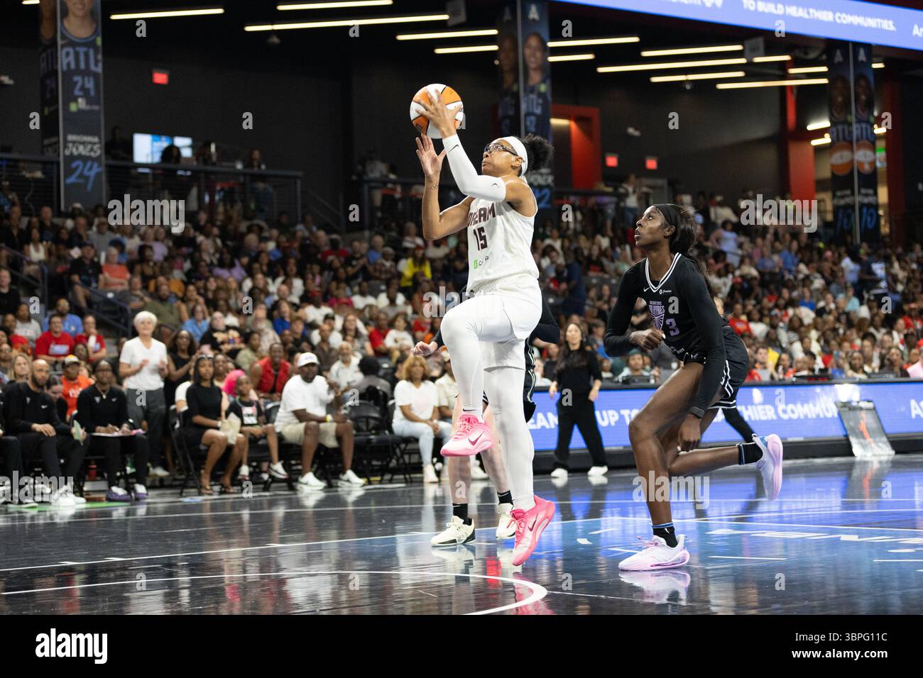 Golden State Valkyries take on Allisha Gray #15 and the Atlanta Dream ...
