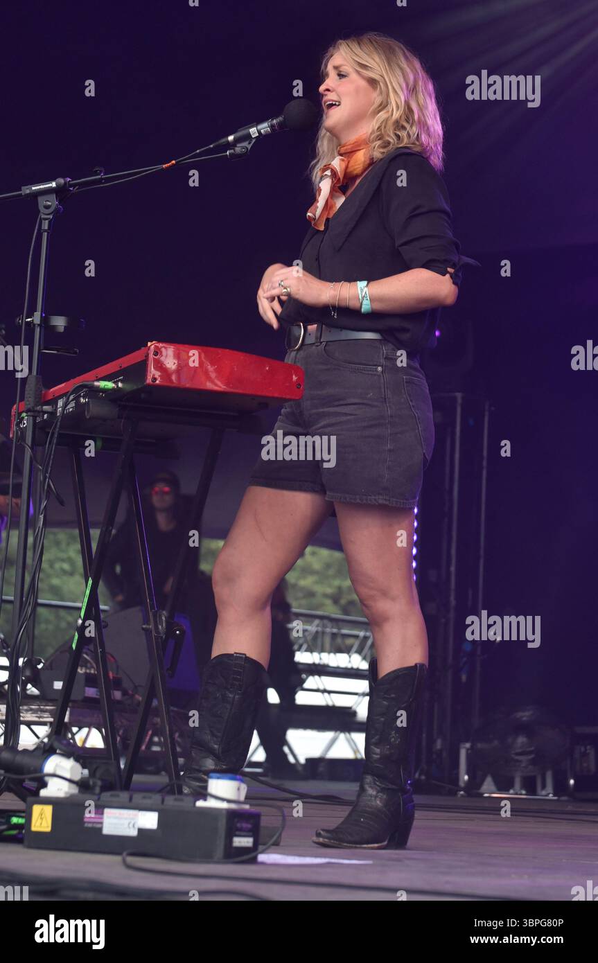 05 July 2025. Tooting Common, Tooting, London UK. Ward Thomas perform ...