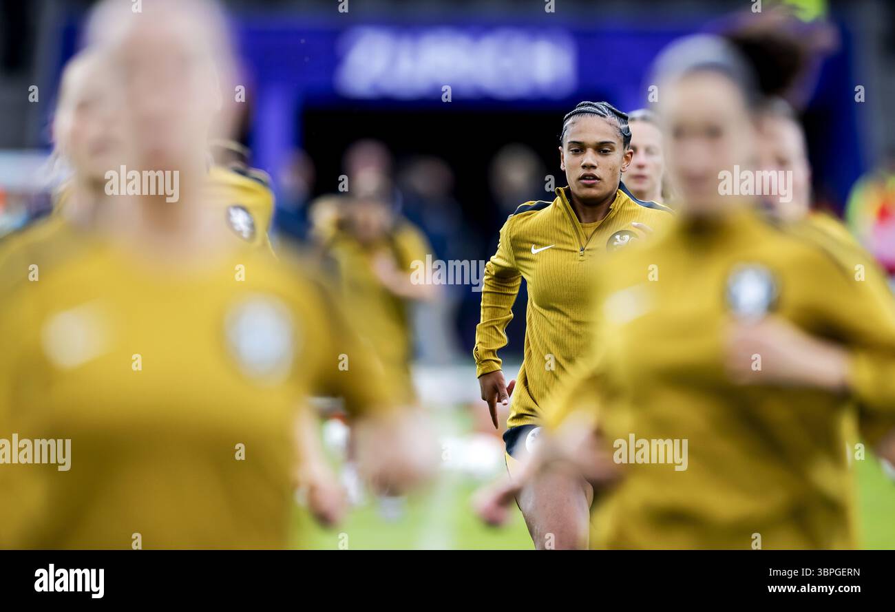 ZURICH - Esmee Brugts during a training session at Stadion Letzigrund ...