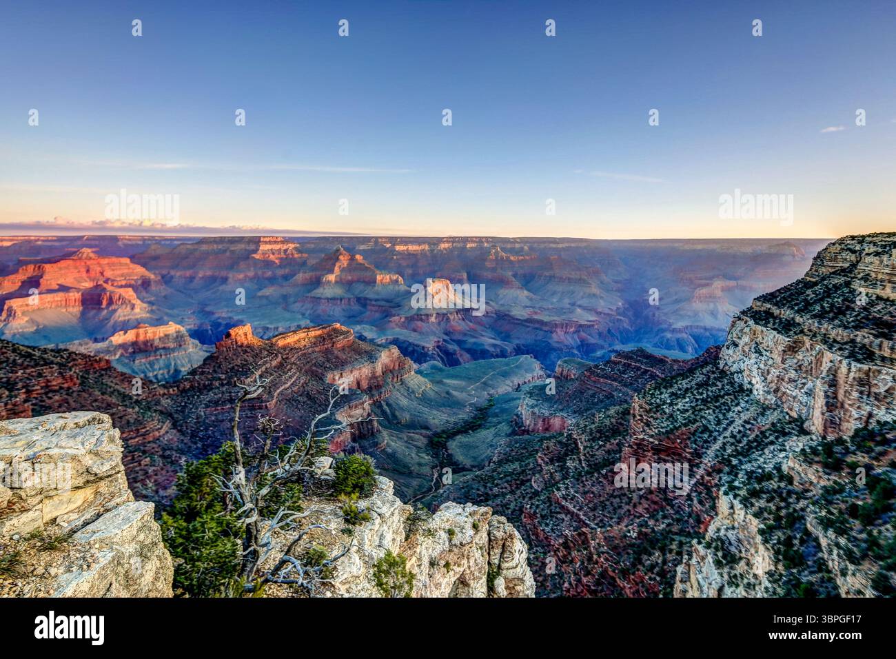 Views of the Grand Canyon along the South Rim Stock Photo - Alamy