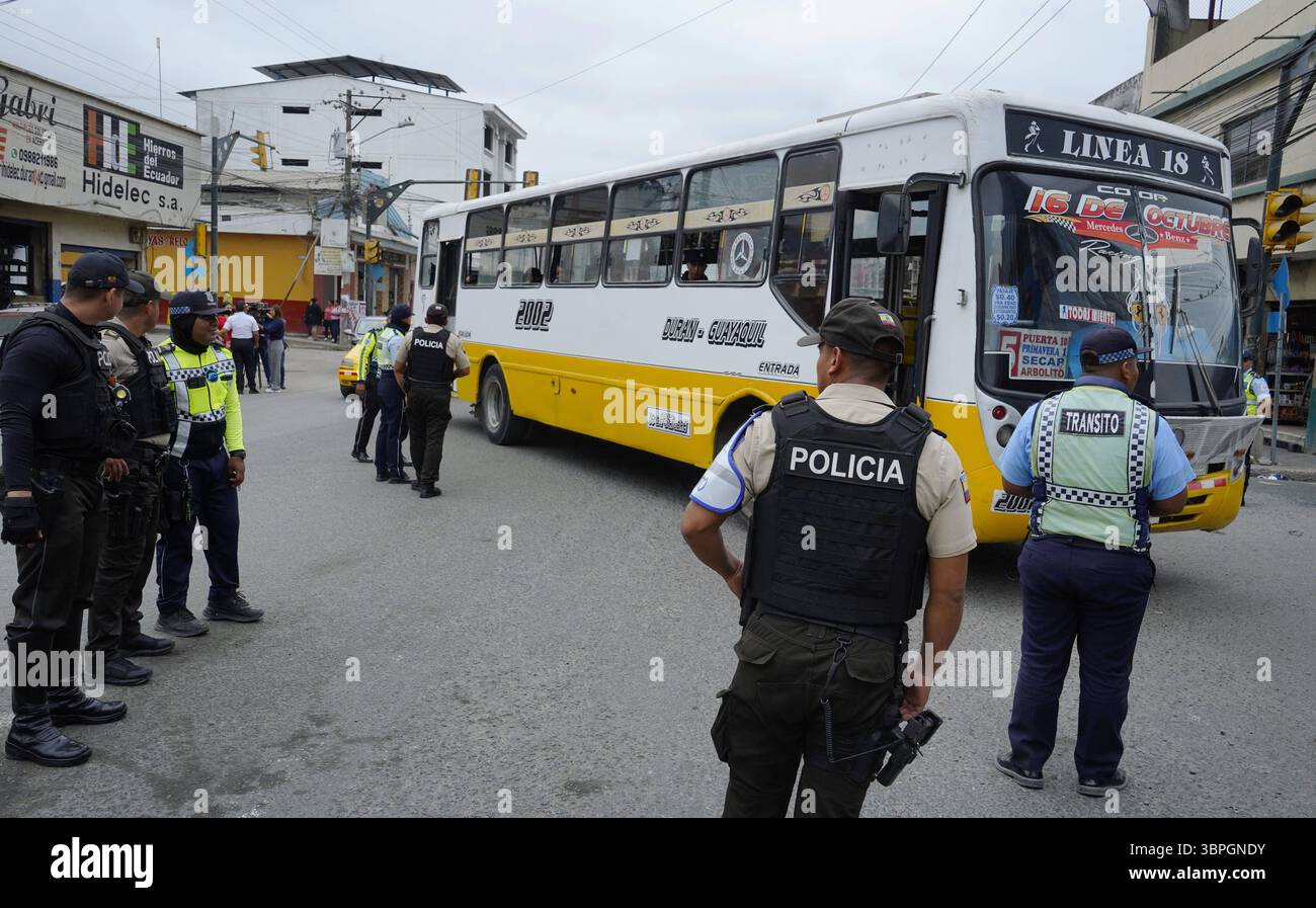 Control ferroviario hi-res stock photography and images - Alamy