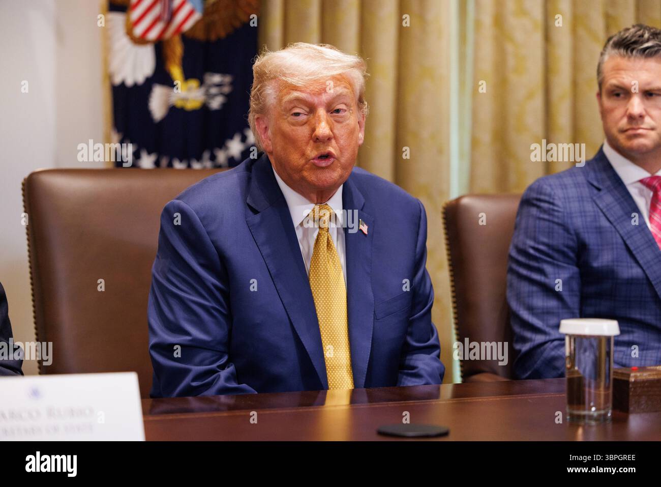 2025 us president donald trump cabinet hi-res stock photography and ...