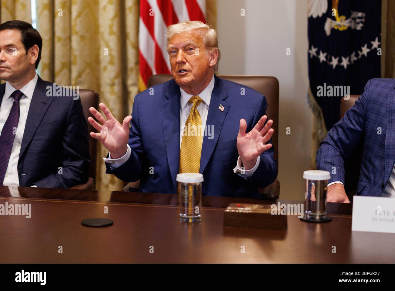 2025 us president donald trump cabinet hi-res stock photography and ...