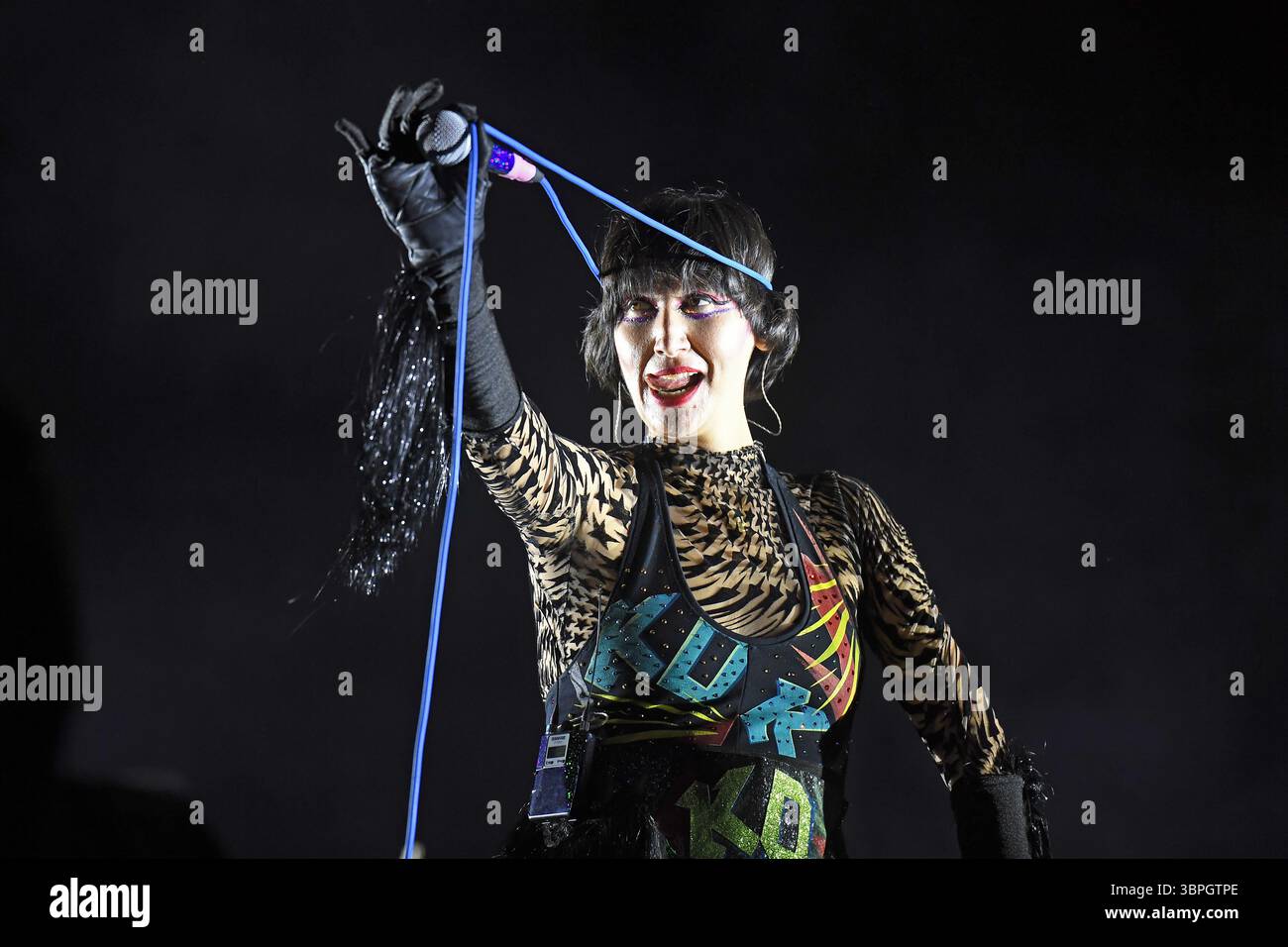 LONDON, ENGLAND - AUGUST 25: Karen O of ’Yeah Yeah Yeahs’ performing at ...