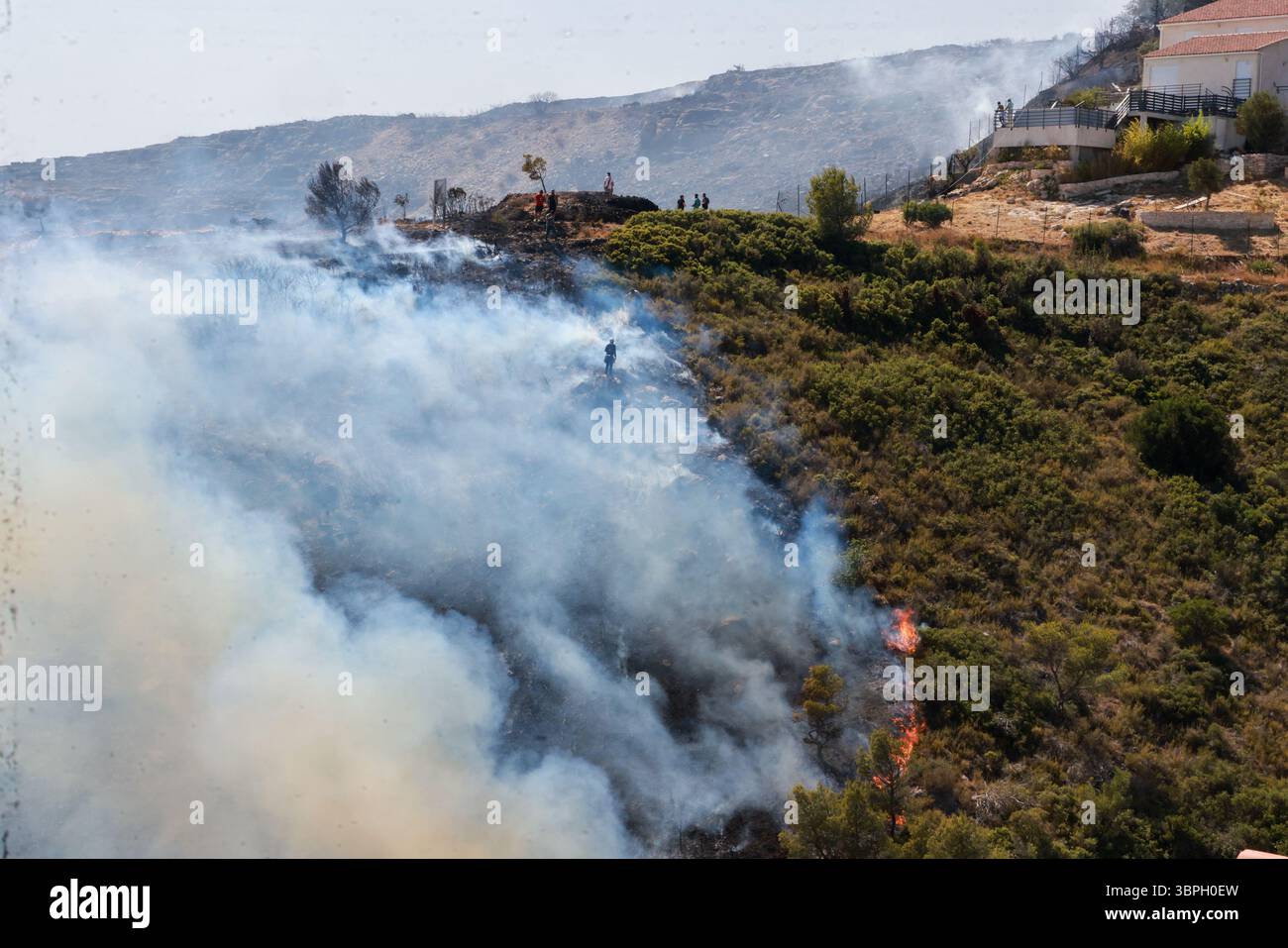 fire in Marseille's northern districts on July 8, 2025 - 08/07/2025 ...