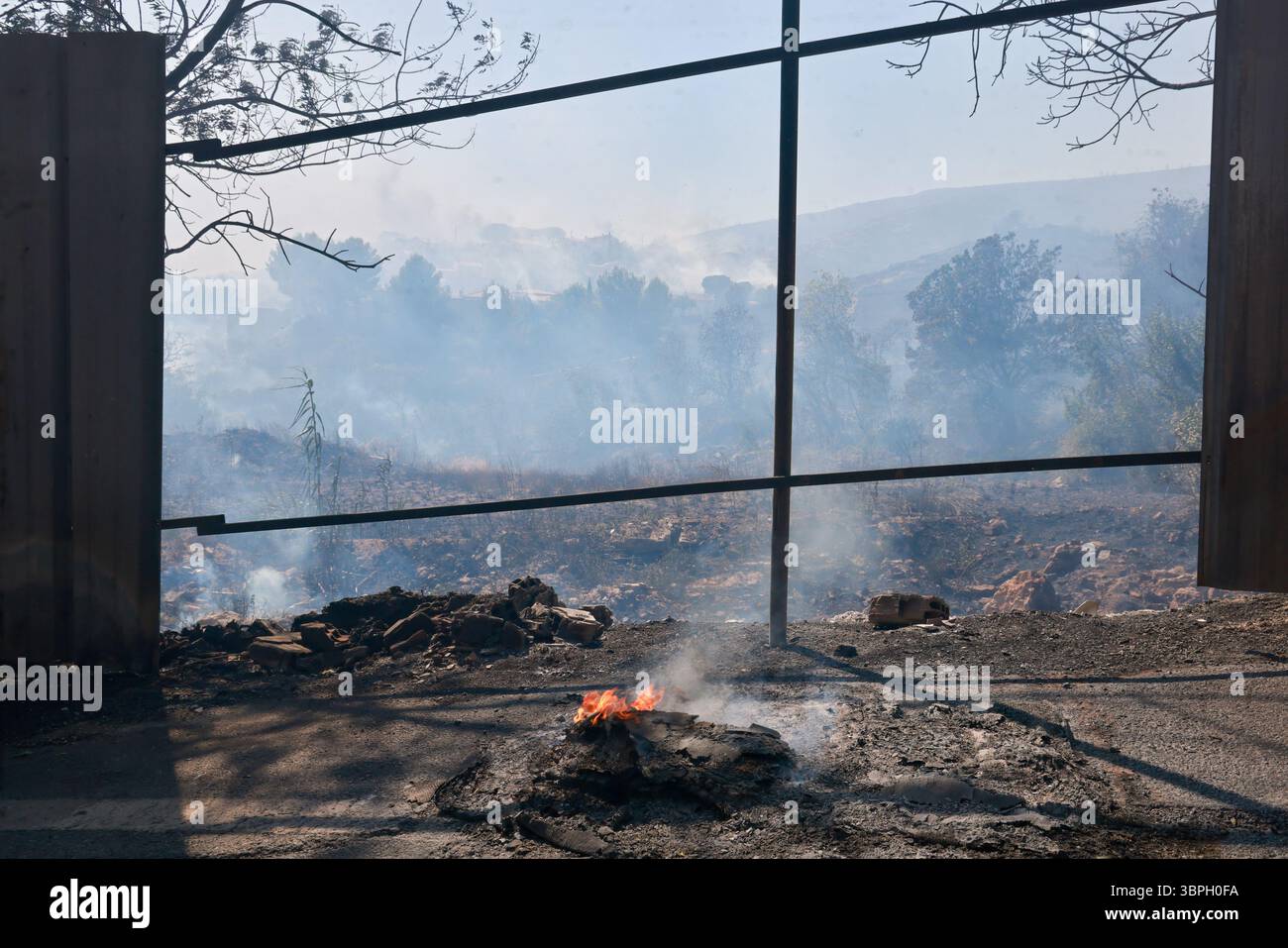 fire in Marseille's northern districts on July 8, 2025 - 08/07/2025 ...