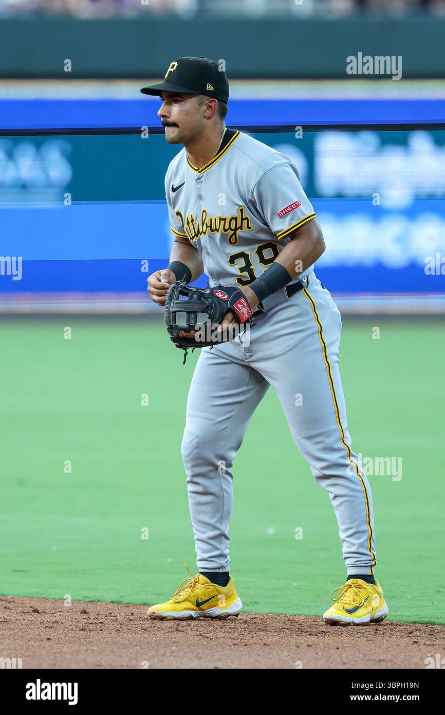 July 7, 2025: Pittsburgh Pirates second baseman Nick Gonzales (39) is ...