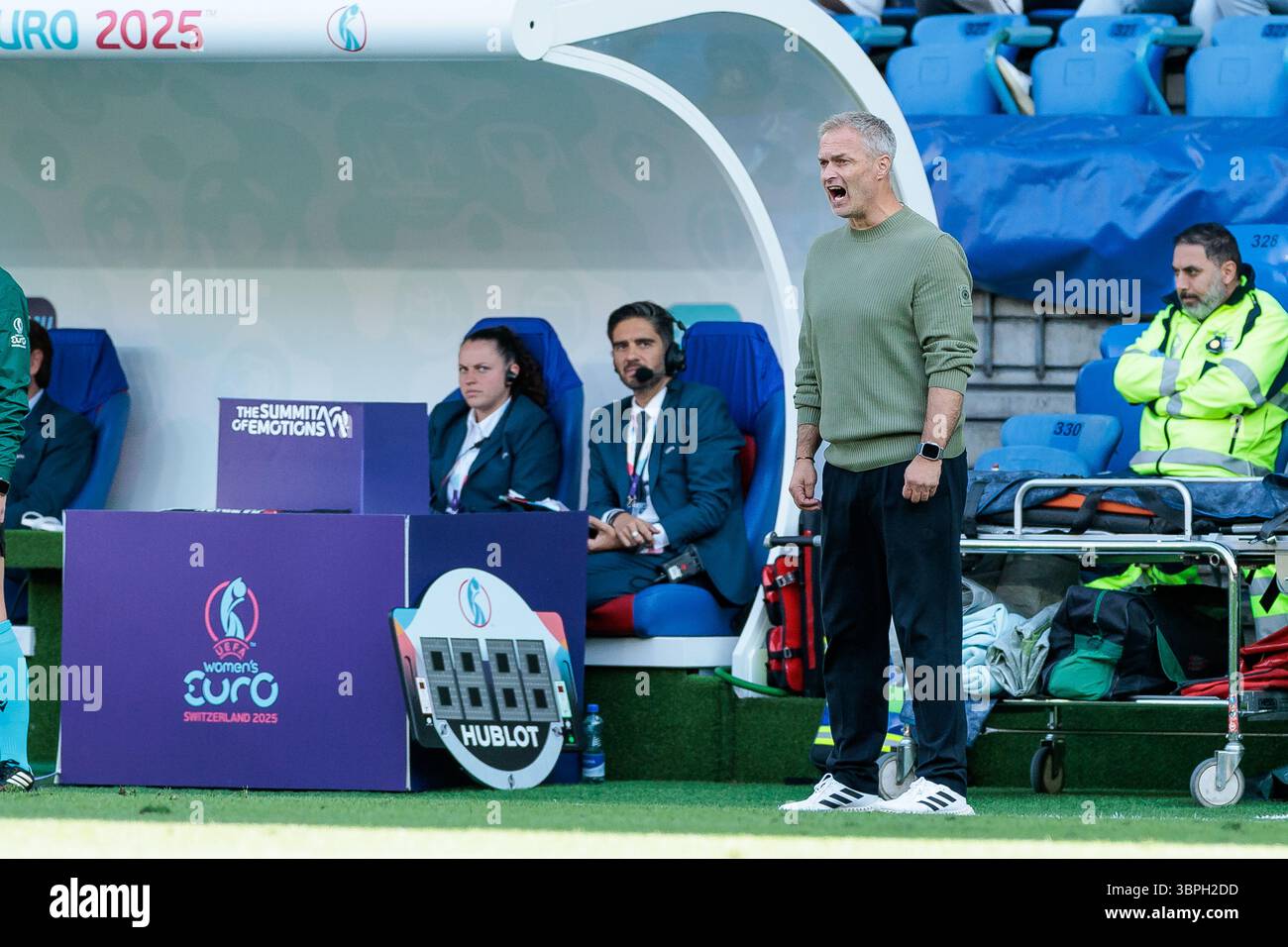 Christian W?ck (Bundestrainer Deutschland) br?llt UEFA Women?s Euro ...