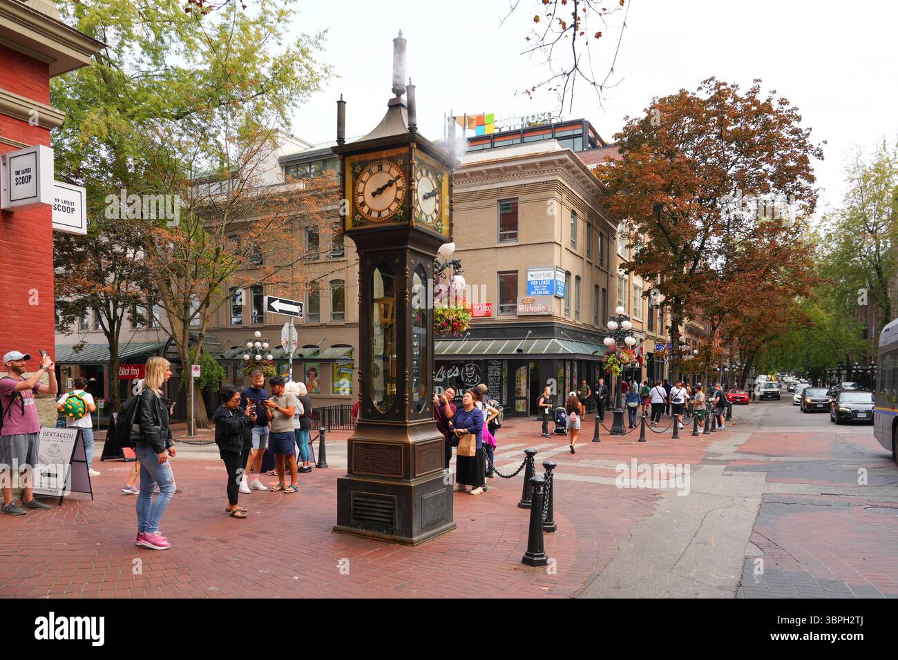 Gastown steam clock in Downtown Vancouver, British Columbia, Canada ...