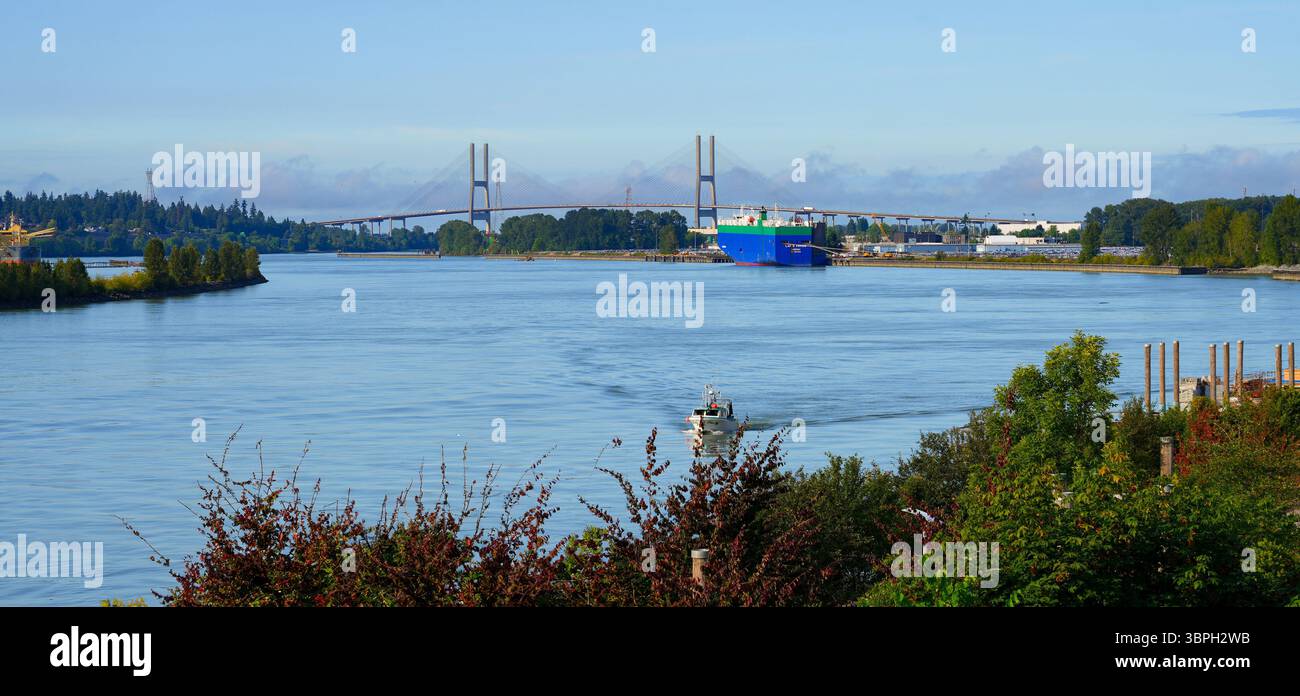 Alex Fraser Bridge aka Annacis Bridge spanning the Fraser River in ...
