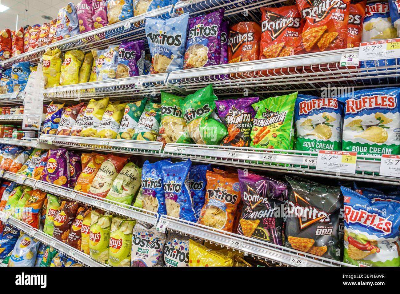 Junk food snack aisle variety of chips hi-res stock photography and ...