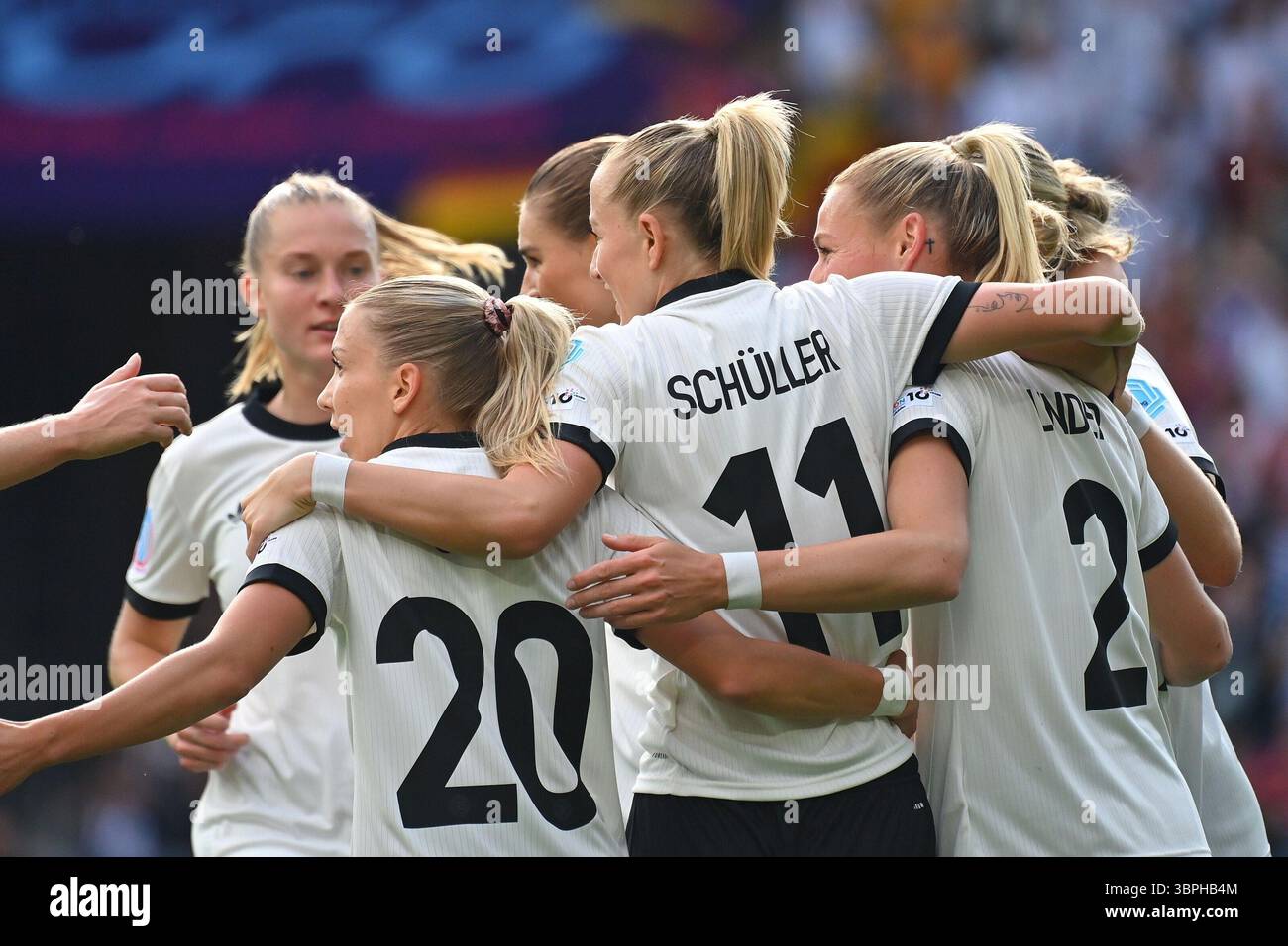 collective goal celebration with Elisa SENSS (GER), Lea SCHUELLER (GER ...