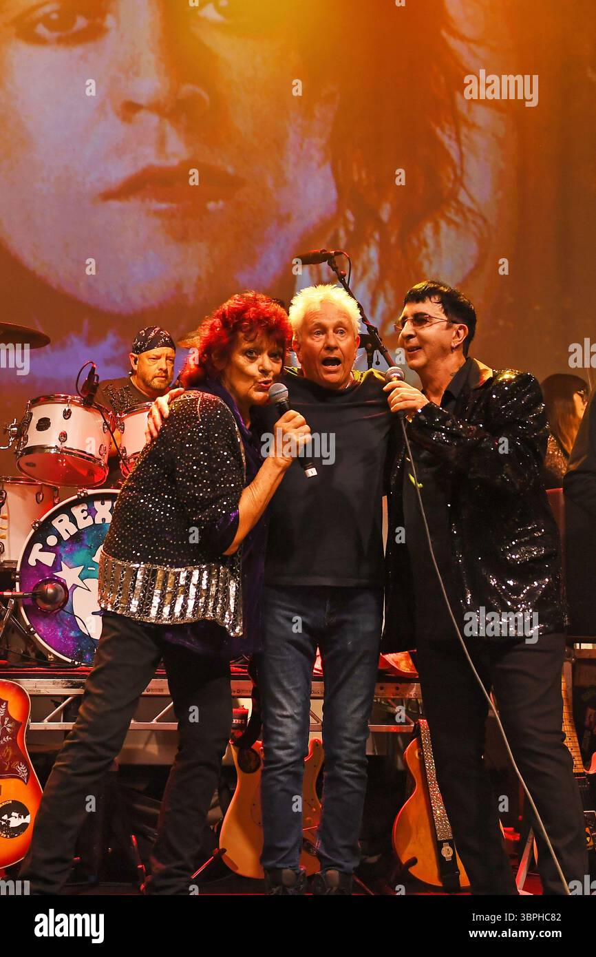 LONDON, ENGLAND - SEPTEMBER 15: Dana Gillespie, Andy Ellison and Marc ...