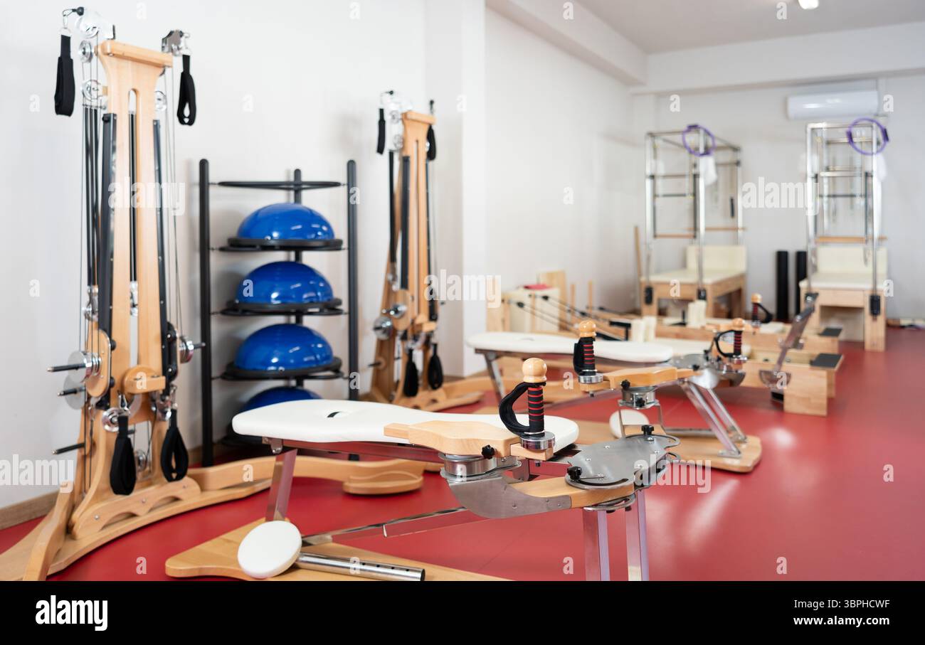 Equipment for Pilates -reformer bed, multifunctional bench, pilates ...