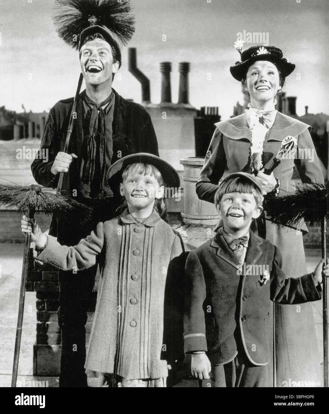 Julie Andrews, Dick Van Dyke, Matthew Garber, Karen Dotrice "Mary ...