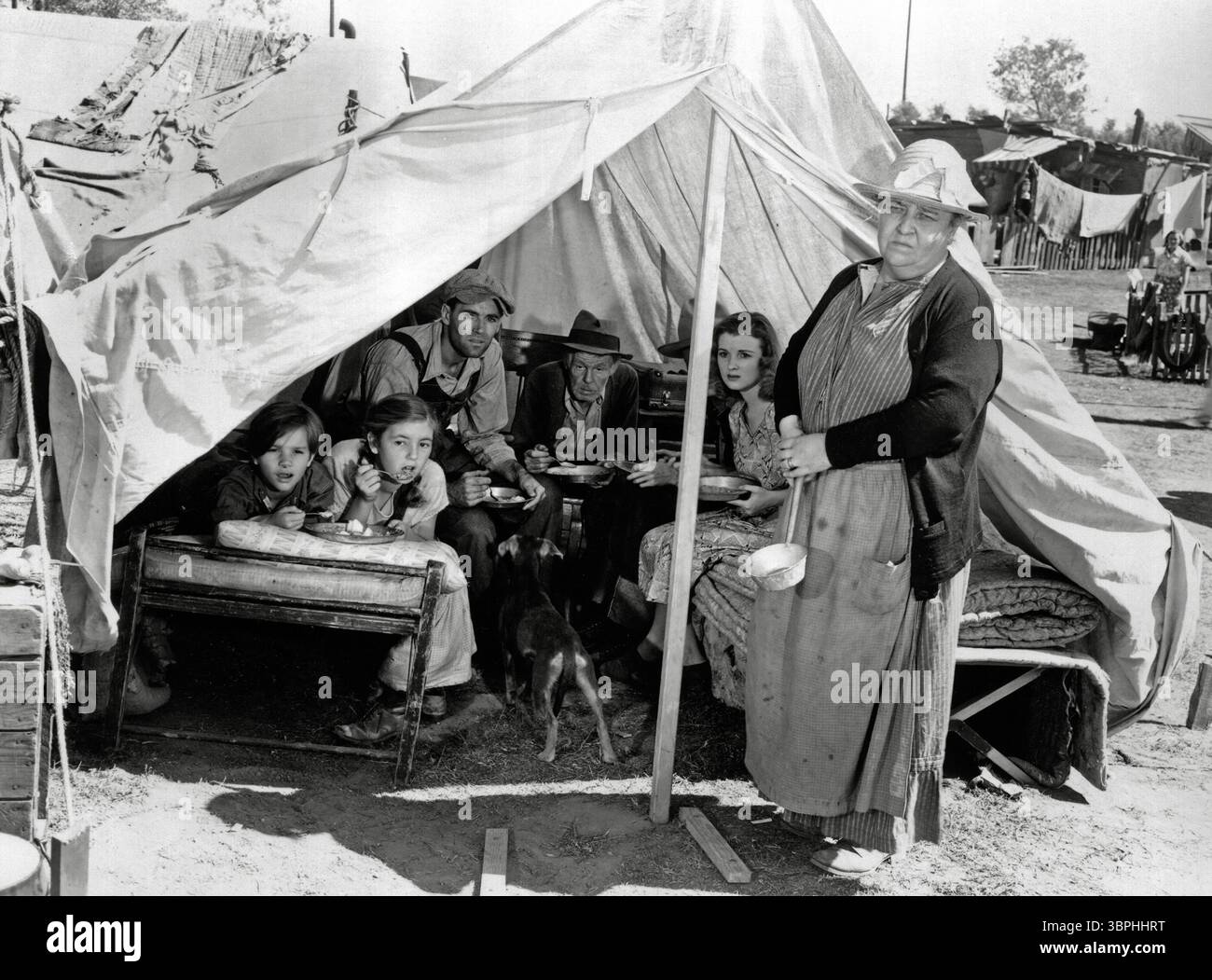 Henry Fonda, Frank Darien, Dorris Bowdon, Jane Darwell "The Grapes ...