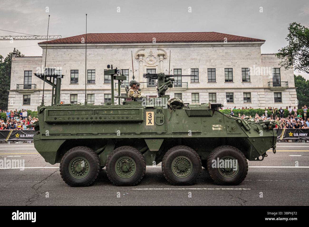 Washington DC - Tanks roll down Constitution Avenue during the U.S ...