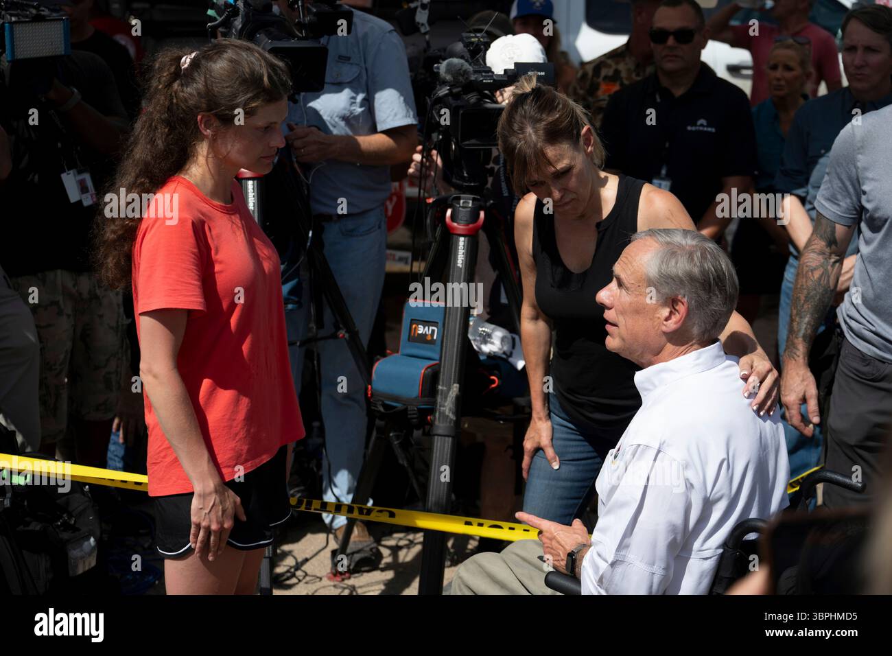 Courtney Calhoun, a resident in Kerr County, left, and Renee DeRese ...