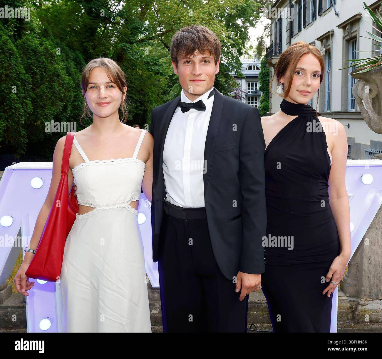 Lea Freund, Moritz Bäckerling und Ina Hout beim Semi-Final Round of ...