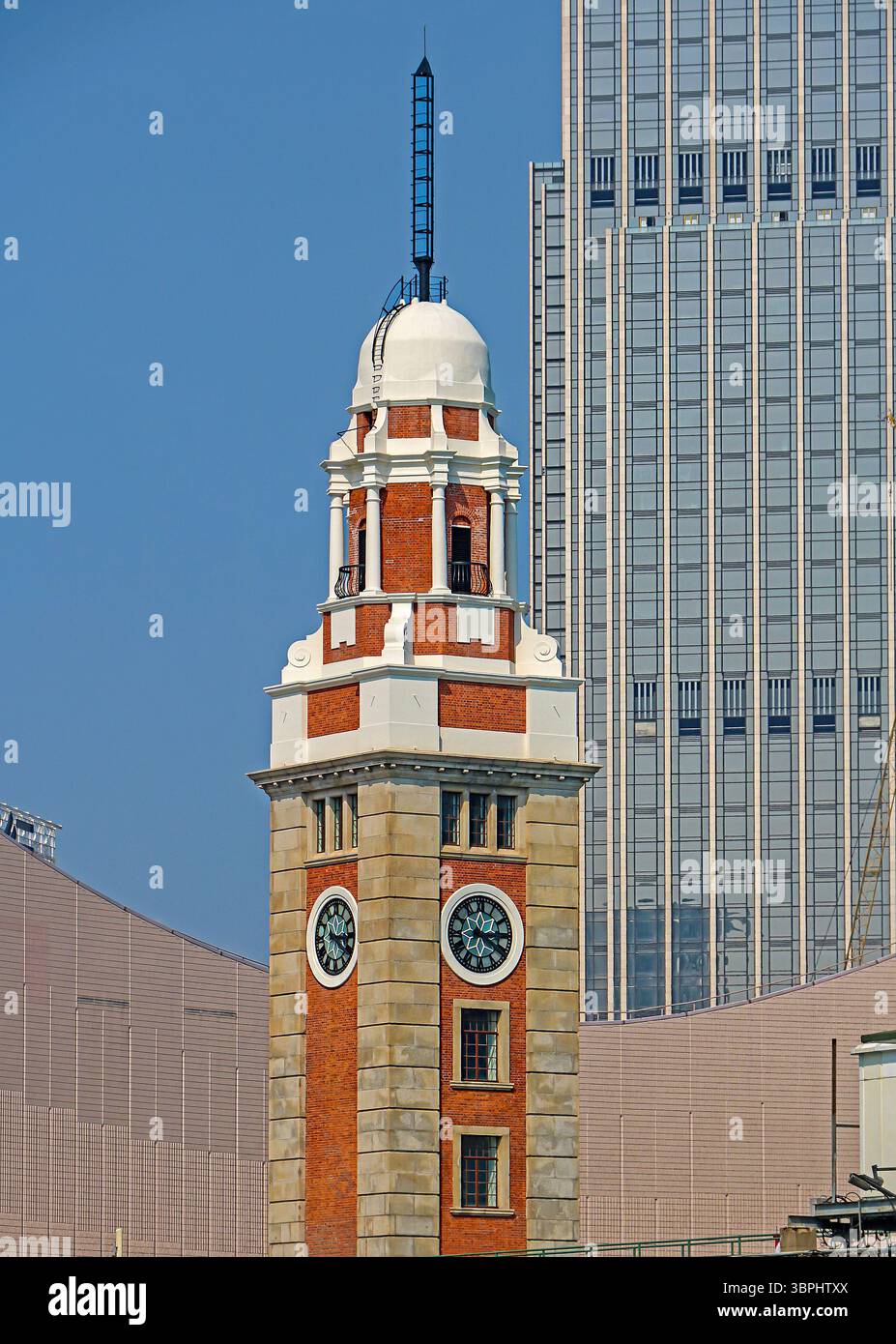 Former Kowloon-Canton railway clock tower in central Hong Kong Stock ...