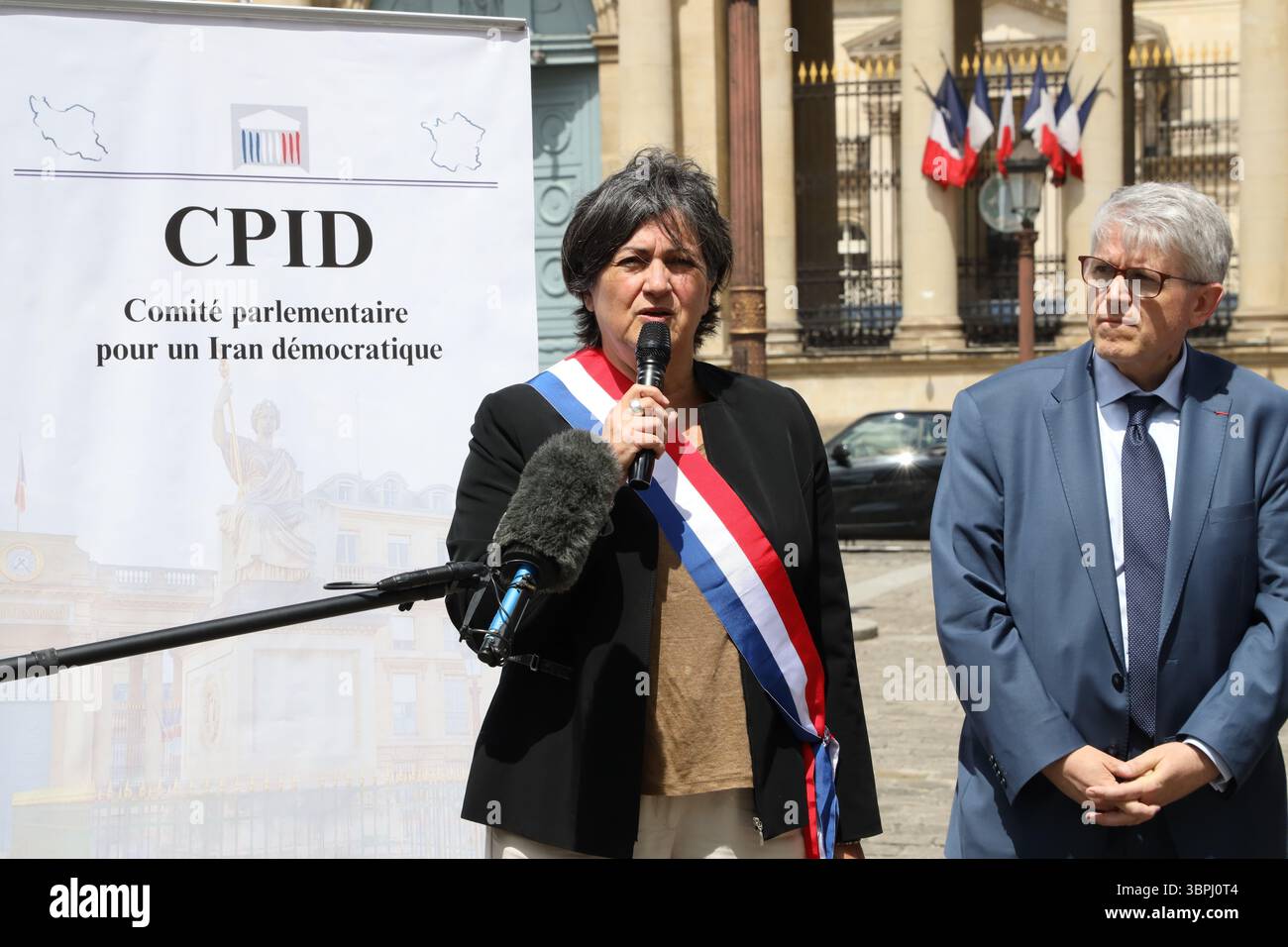MP Christine Arrighi presents the declaration backed by 159 French ...