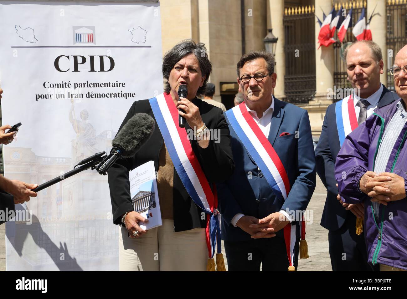 MP Christine Arrighi presents the declaration backed by 159 French ...